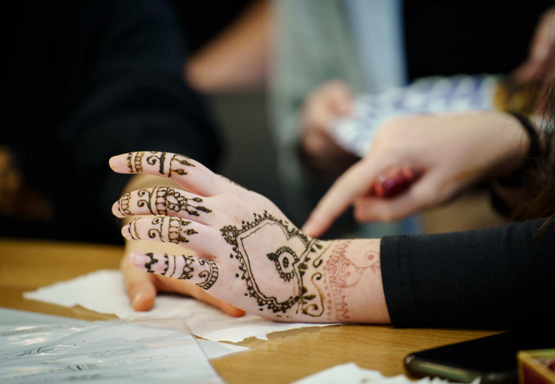 “Shut the fridge, Ahmad!” Teaching Culture in Arabic Language ...